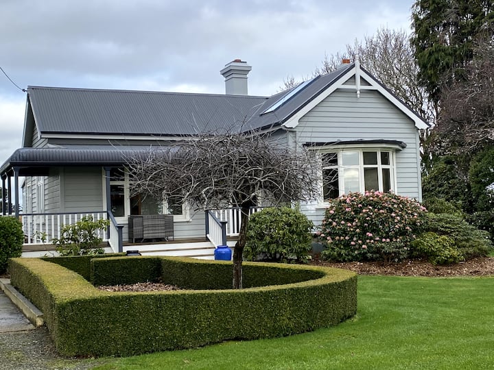 The Exchange, 1880 Historic Home,
Spacious & Warm - Invercargill