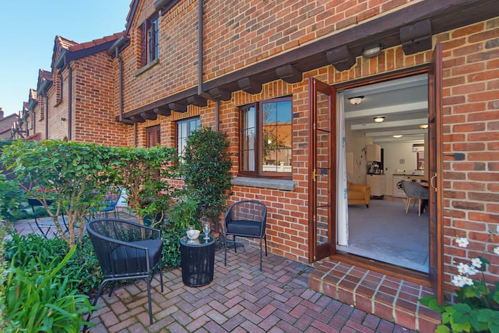 Monaco Village Apartment - Richmond