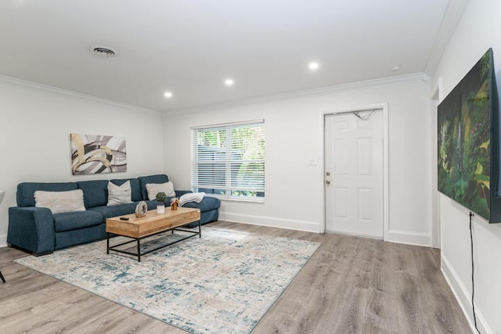 New Apt 2/2 With Amazing Patio - Fort Lauderdale
