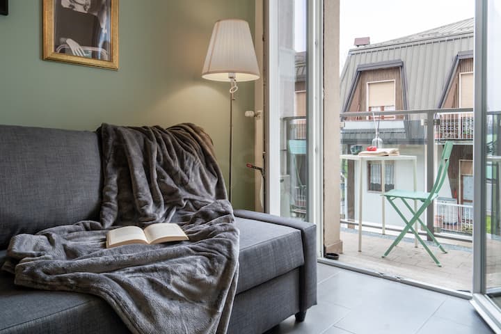 Guesthost - Casa Cinema Lovely Apartment - Aéroport de Milan Linate (LIN)