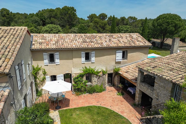 Domaine Familial Avec Piscine - Vaucluse