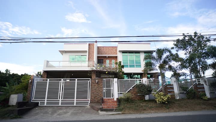 La Casa Vacanze Ph In Batangas City 5br W/pool - Batangas