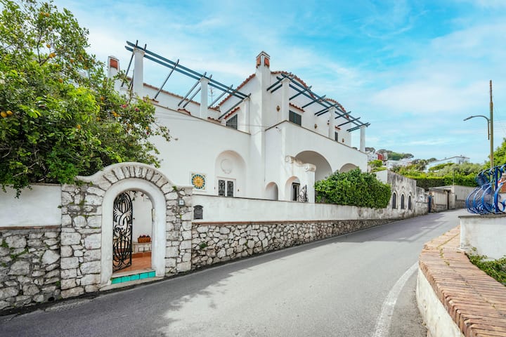 Villa Curva Della Funicolare - Capri