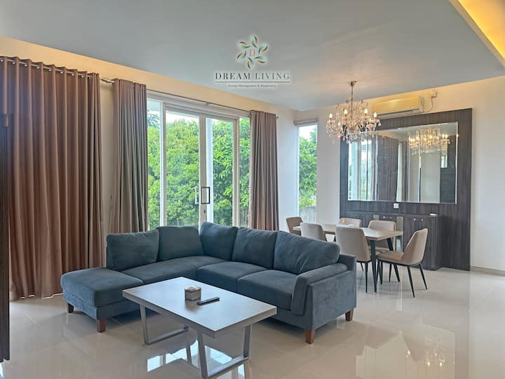 Near Nagoya - Bathtub & Golf Course View's Villa - Batam