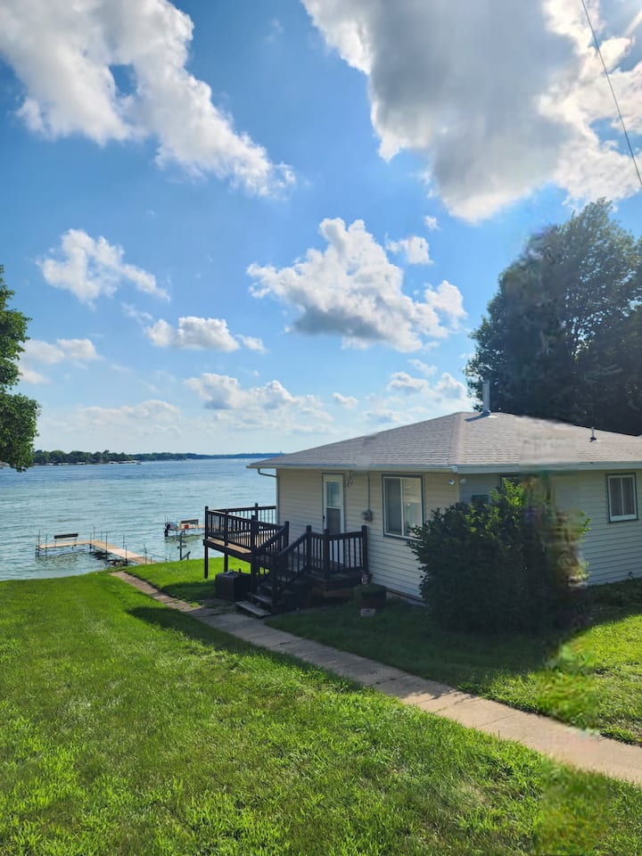 Vintage E Lake Okoboji Cabin - Spirit Lake, IA