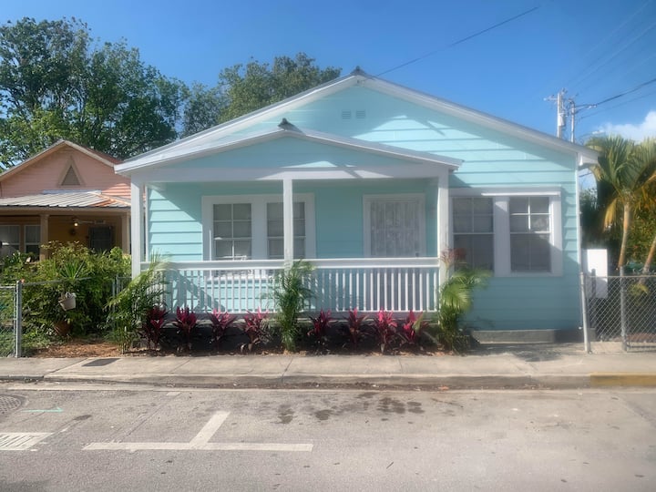 Coastal Cottage N Heart Of Key West  2/2 Parking! - Key West, FL