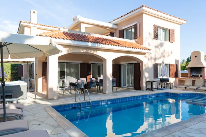 Saphire 5 Bdrm Villa By The Sea - Chypre