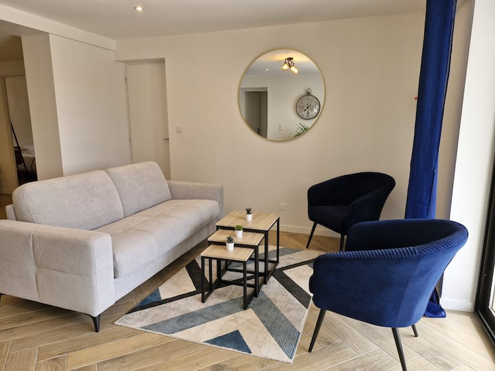Chambre Zaïa + Sdb Privée - Clim, Local à Vélos - Lagnieu