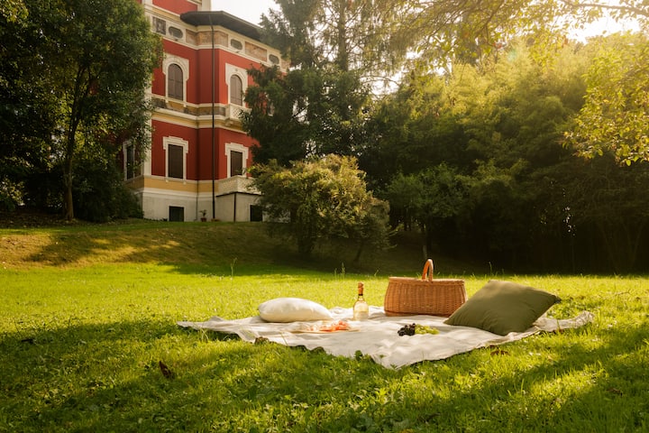 Historic Villa W/ Tower & Garden For Groups - Pordenone
