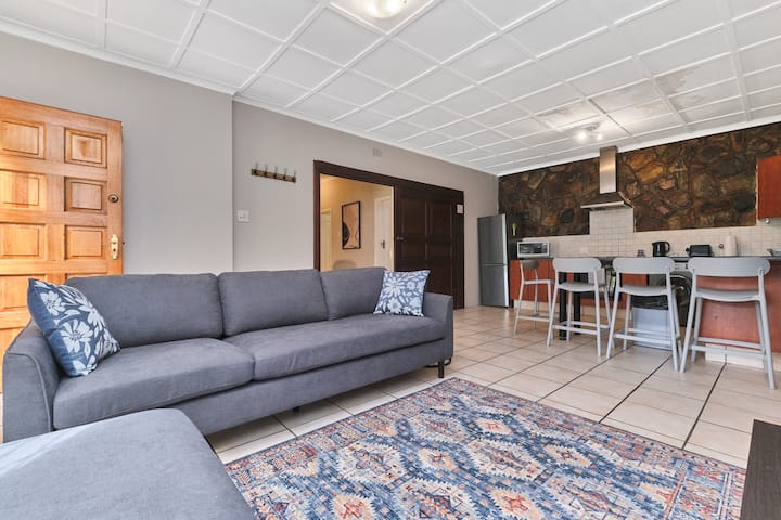 Riv4. Spacious 2 Bed. Patio. Pool. - Sandton