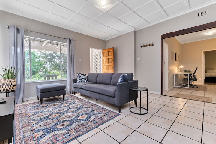 Riv4. Spacious 2 Bed. Patio. Pool - Sandton