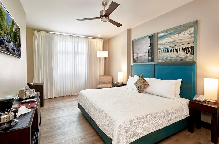 Residences At The R- Deluxe King - 킹스톤