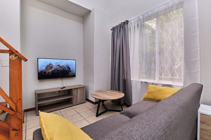 Riv9. Spacious Studio & Loft - Sandton