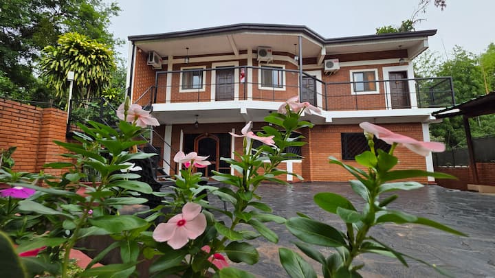 Apartment With Pool Near The Bus Station - Puerto Iguazú