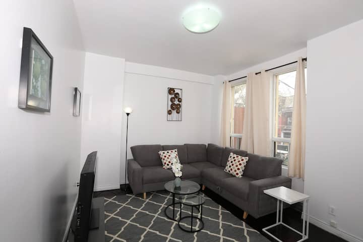 Stylish Apartment In Kensington Market - BMO Field