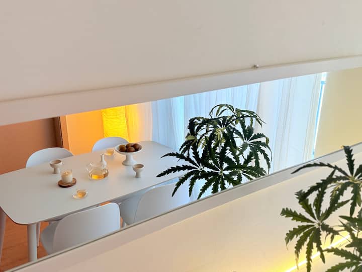 [신축]#서초역 7분#강남#교대#예술의전당#성모병원#넓은 수납공간#무료주차1대#2룸2퀸베드 - Seoul