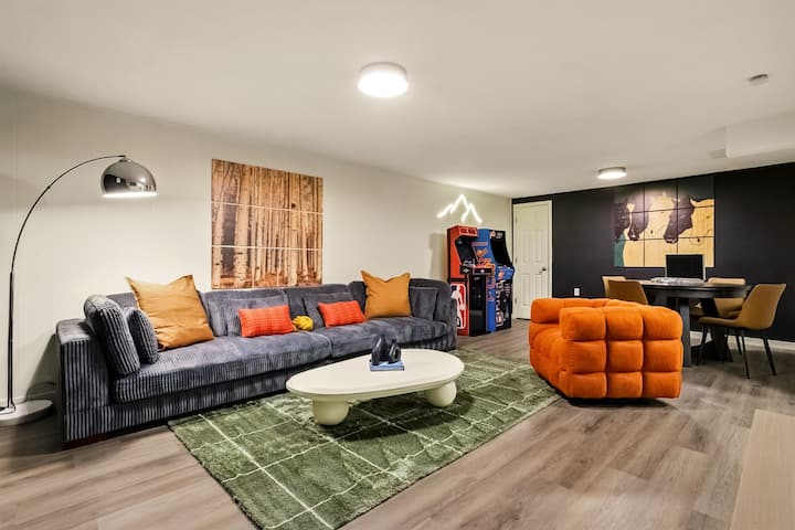 Spacious & Cozy! | Hot Tub, Gym, Grill, & Arcades! - Westminster, CO