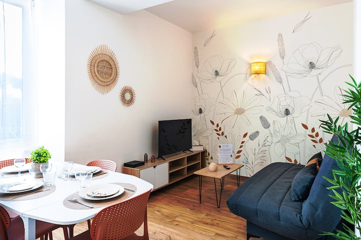 Cocon Marguerite, Appartement Rénové Avec Parking - Mayenne