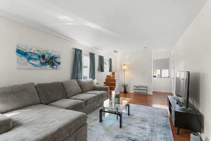 Business-ready 5bd | Fast Wi-fi | Few Mins To Hqs - Menlo Park, CA