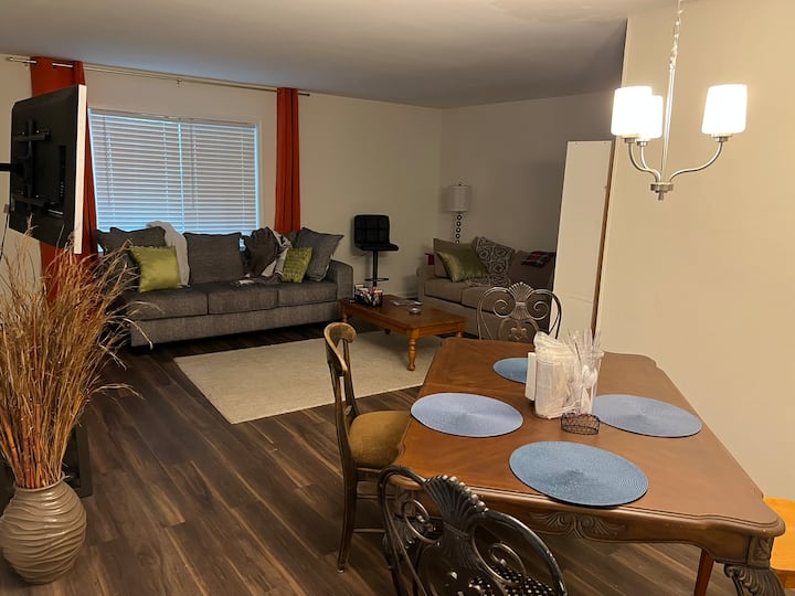 Peach Vibes 2br/2ba Private Apt. - Brookhaven, GA