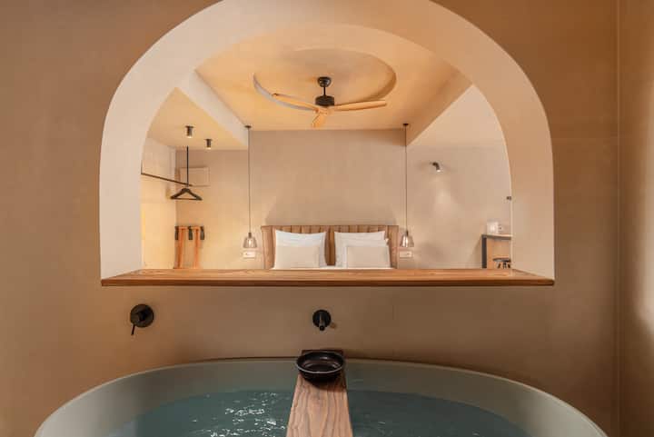 Roome Hotel - Deluxe Bathtub Room With Breakfast - Fethiye