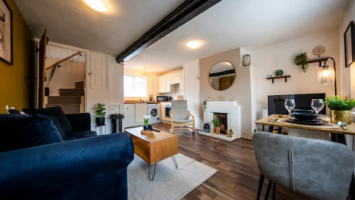 Laburnum No.3 | Charming Central Period Cottage - Stratford-upon-Avon