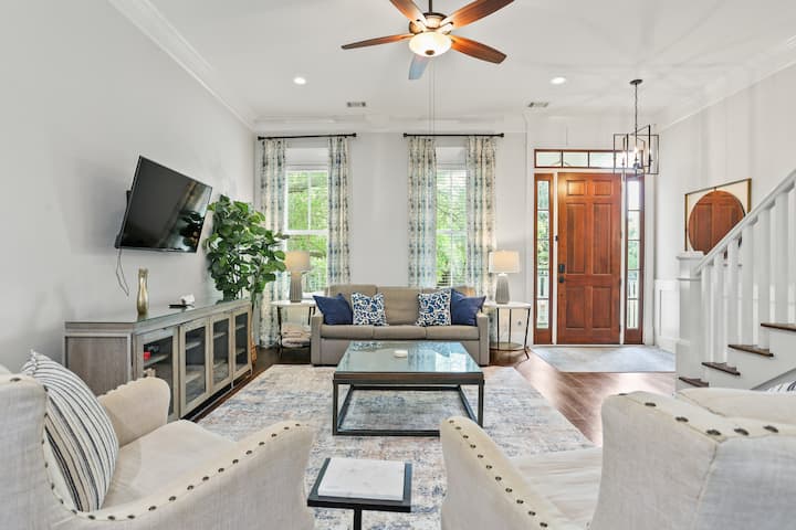 Southern Belle Courtyard Retreat/ Duel Suite - Savannah, GA