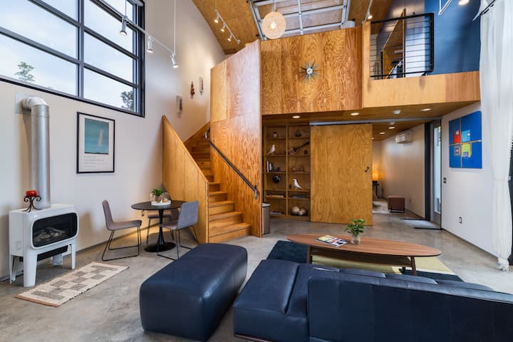 The Grainery: Luminous Quonset Luxury By Cafecito - Santa Fe, NM