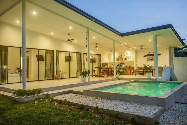 White House Villa - El Nido