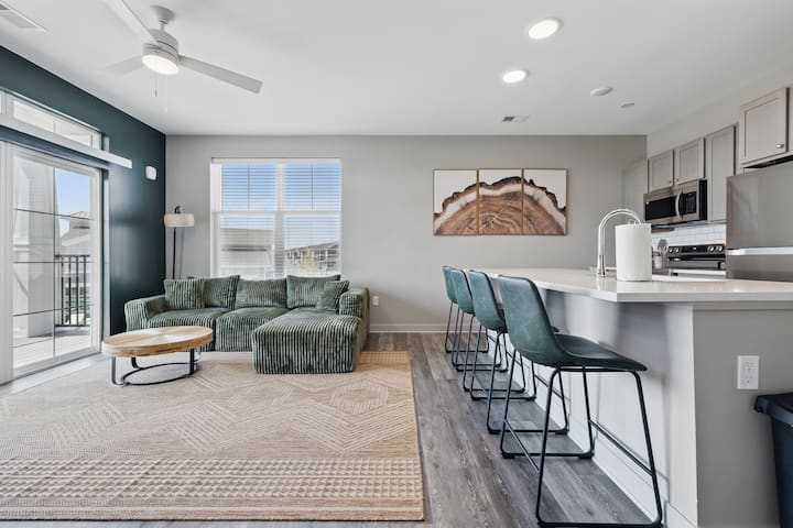 Irie Living, Replenish Kg 2bd+gym+pool, Brand New! - Traders Point, IN