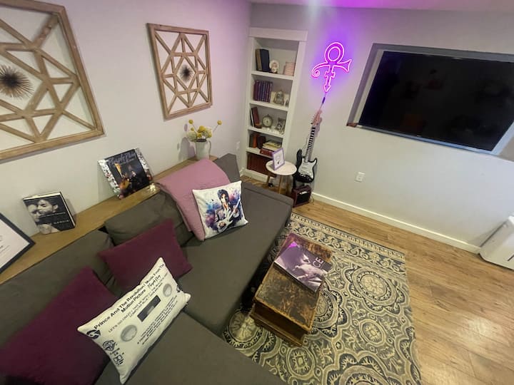 Prince Experience Mpls - Minneapolis−Saint Paul Airport (MSP)