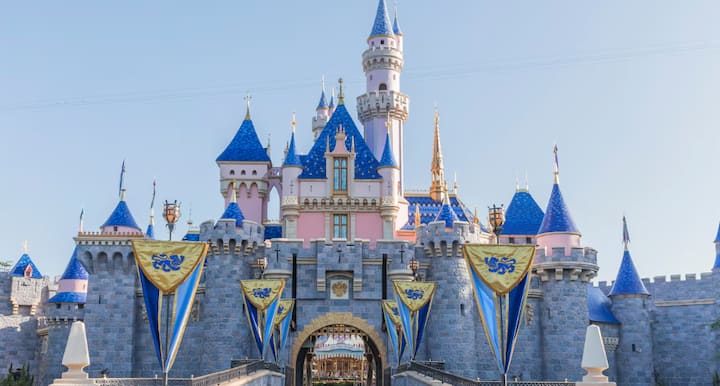 Themed Home Minutes To Disney - Anaheim