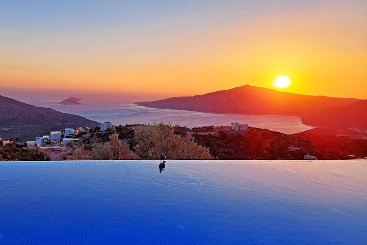 8 Kişilik, Deniz Manzaralı Jakuzili Kiralık Villa - Kalkan