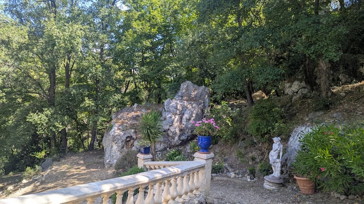 Appartement 2 Chambres Dans Villa Avec Jardin - Carros