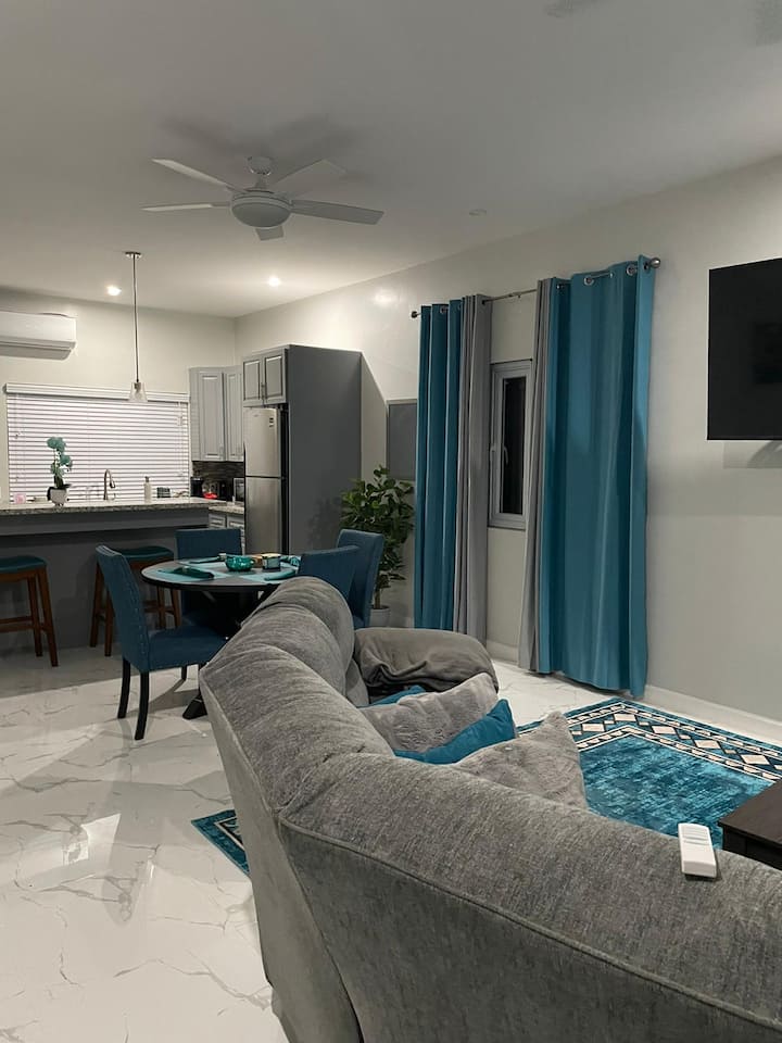 Townhouse Near Airport - Nassau