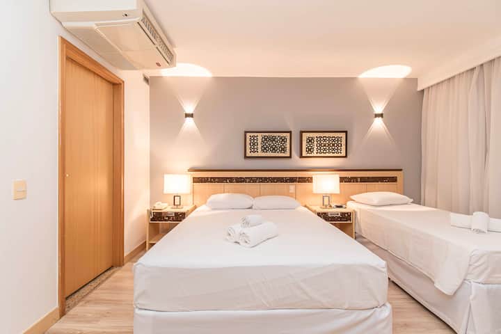 Apto Prático Com Ar E Piscina Perto Da Esplanada - Brasilia