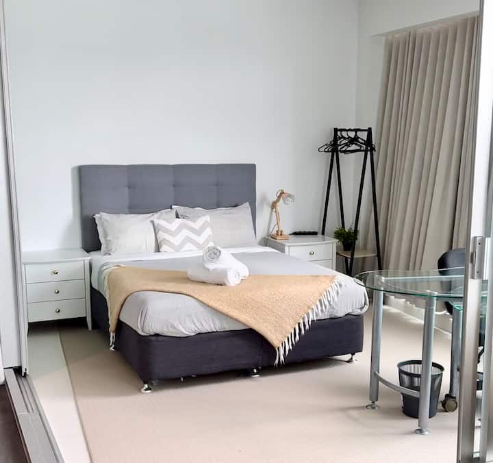 Beautiful Q1 Apartment King & Queen Beds Level 4 - Broadbeach