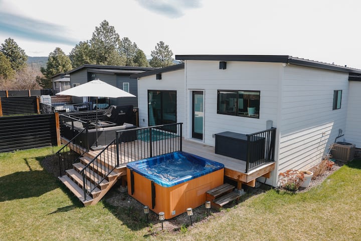 Okanagan 3br W/ Hot Tub - Wine, Lakes, Pickleball - Kelowna