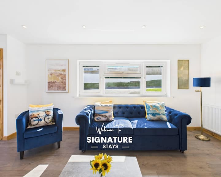 *New* | Surf View – Fistral Beach| Pool | Sleeps 6 - Holywell Bay