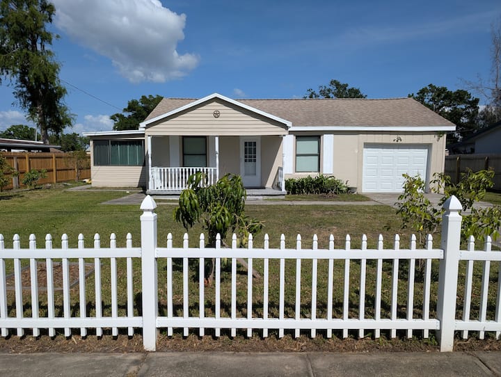 Convenient Home In Pinellas Park - Pinellas Park, FL