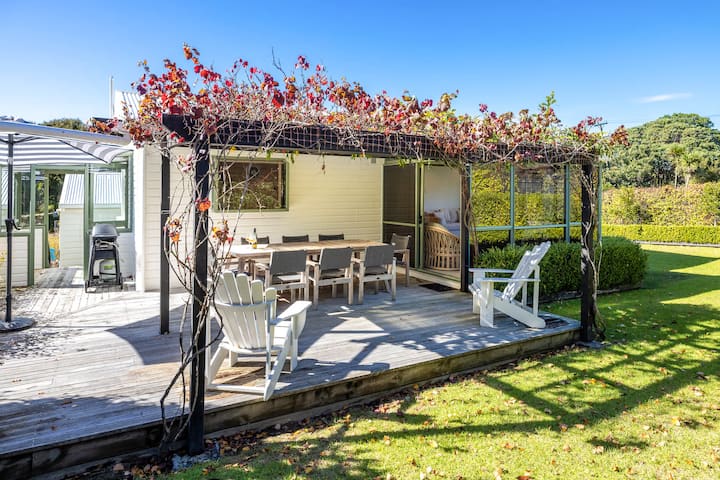 Tranquility Cottage | Waiheke Island | Be My Guest - Waiheke Island
