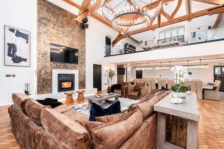 New Lux 6* Hot Tub, Bar, Cinema, Casino, Sleeps24 - North Wales