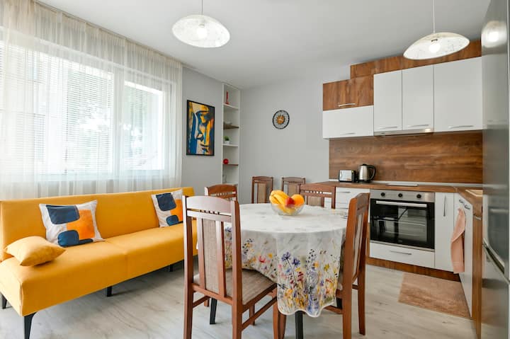 New 2 Br Modern Escape / Free Parking - Varna
