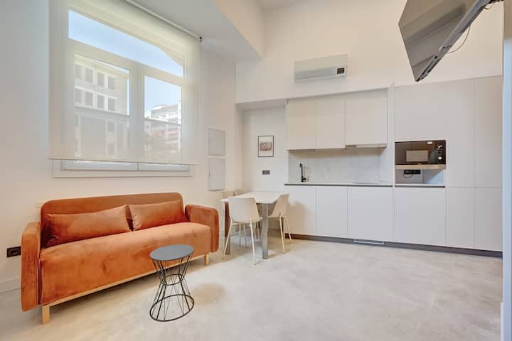 La Colmena B By Clabao - Pamplona