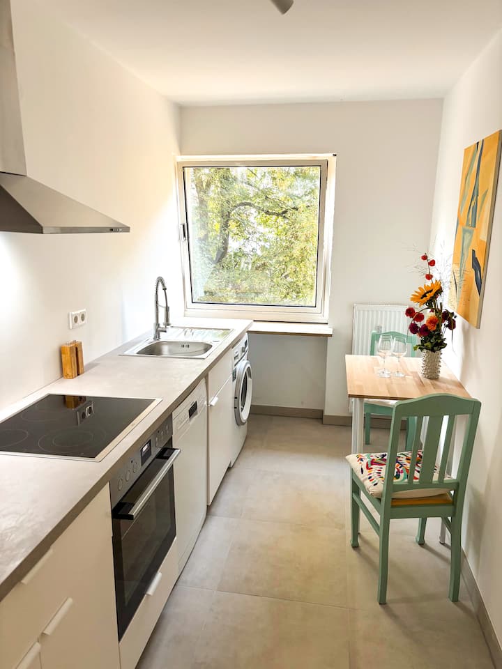 New 3 Bedroom Flat, Iaa & Octoberfe St, Up To 9 P - Munich