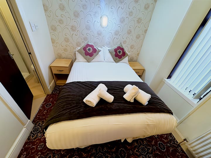 Station Hotel-quadruple Room - Cullen