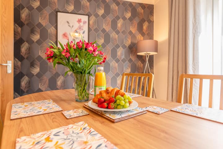 Gateway To The Shropshire Hills & West Midlands - Telford