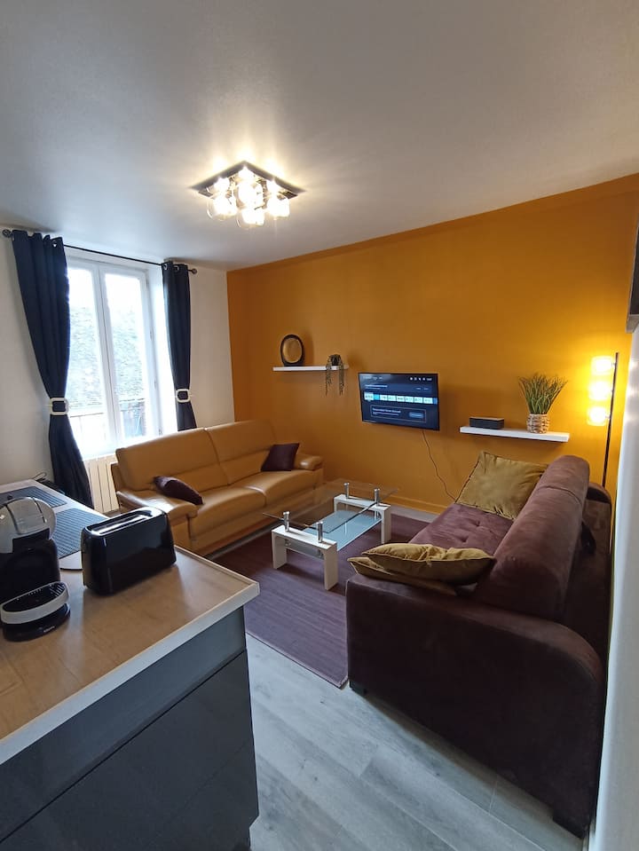 Châteaux, Poteries, Vins Et Randonnées 2 - Lac du Bourdon