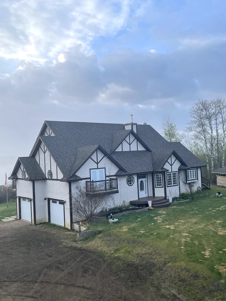 Mater Suite In Long Bay Lodge - Cold Lake