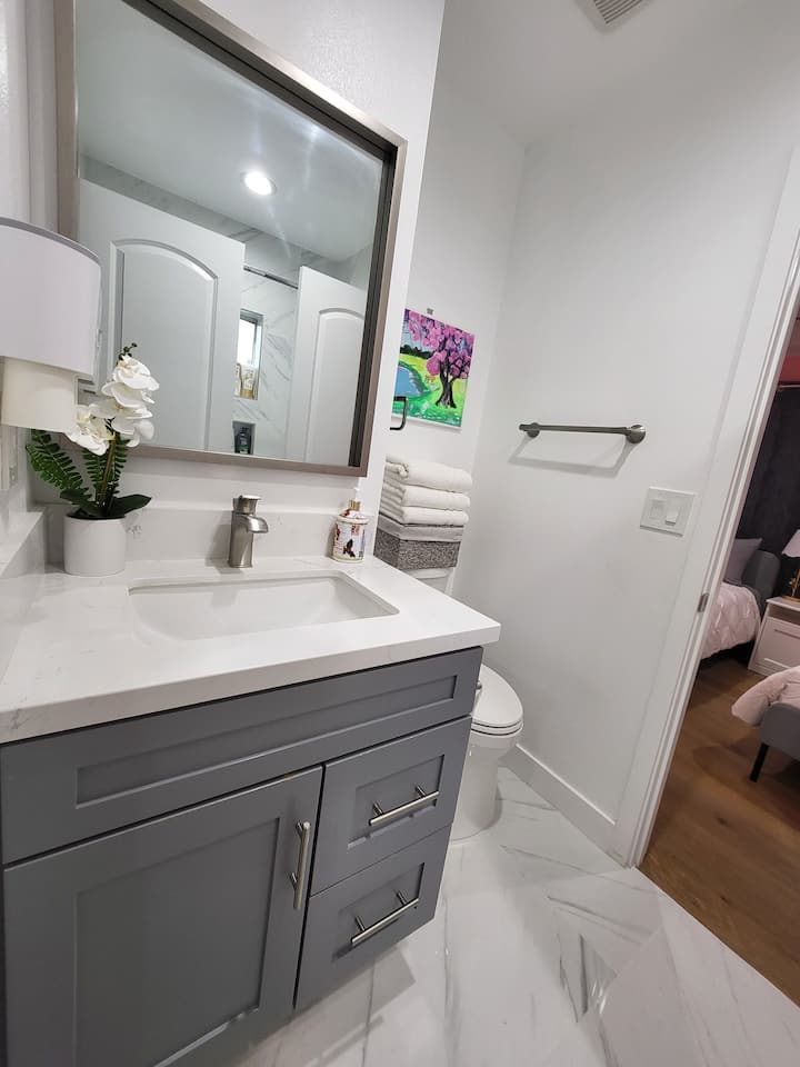 Charming Getaway Central Location Disneyland&beach - Anaheim, CA